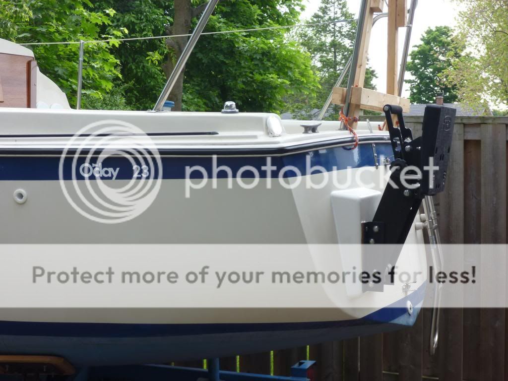 Outboard bracket wedge - does it have to be one solid piece? | Sailboat ...